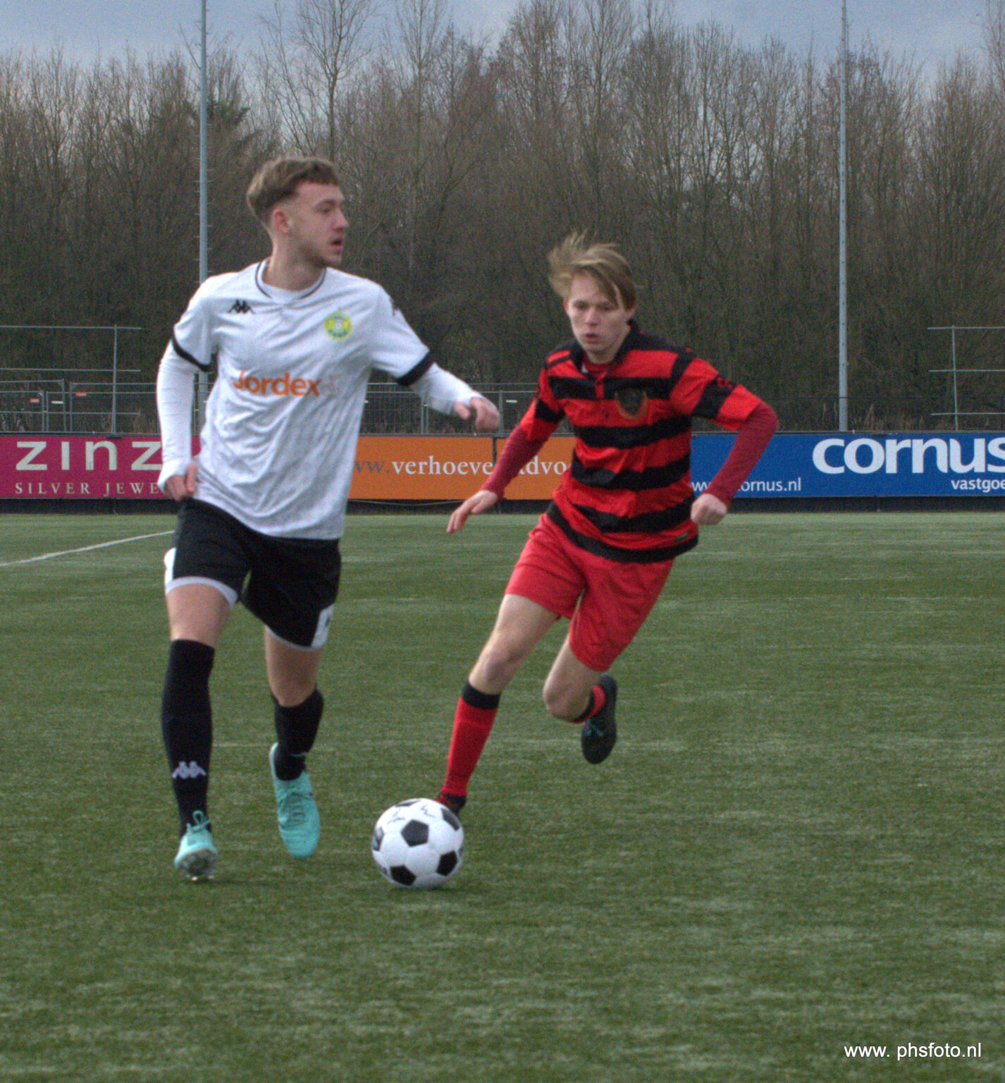ASWH met moeite langs VOC | ASWH